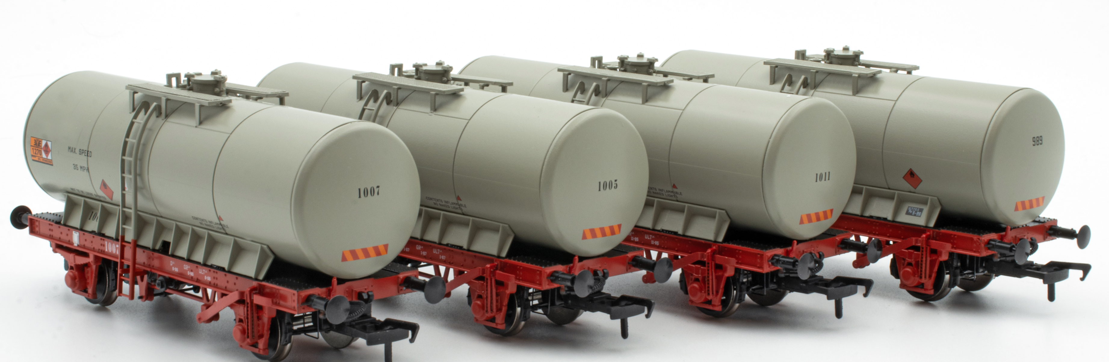 B-Class Tank Wagons – Accurascale