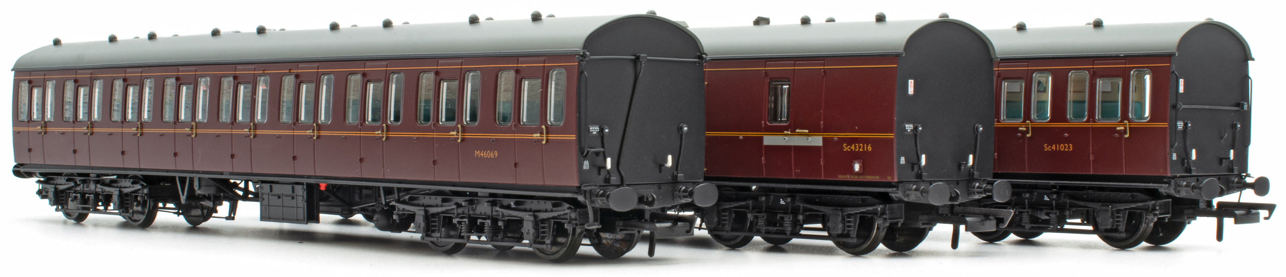 BR Maroon Mark 1 Coaches – Accurascale
